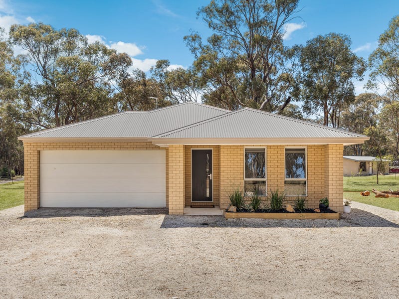 3 Raines Street, Axedale, Vic 3551 - Property Details