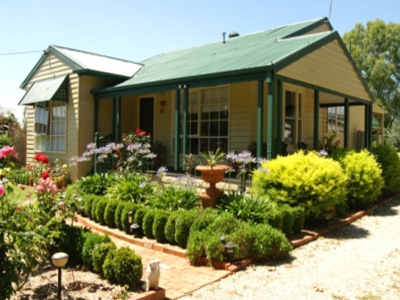 10 Victoria Street, Howlong, NSW 2643 - Property Details