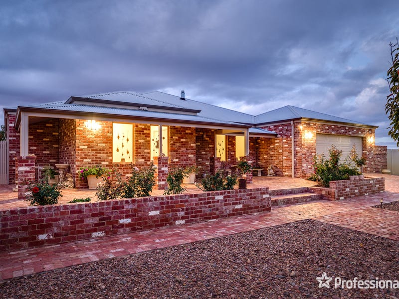 13 Summer Drive, Buronga, NSW 2739 - Property Details