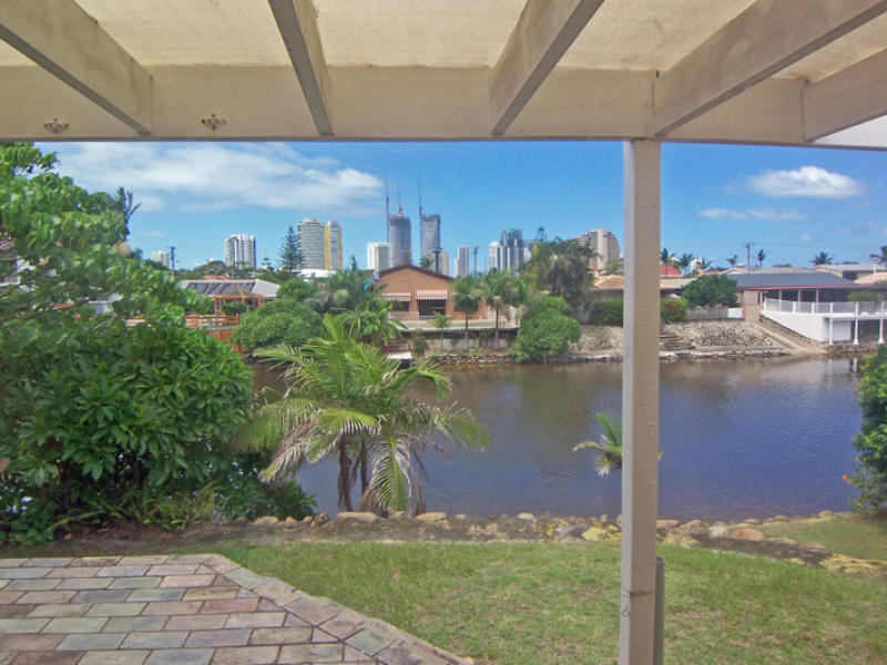 8 Flamingo Key, Broadbeach Waters, QLD 4218 - realestate.com.au
