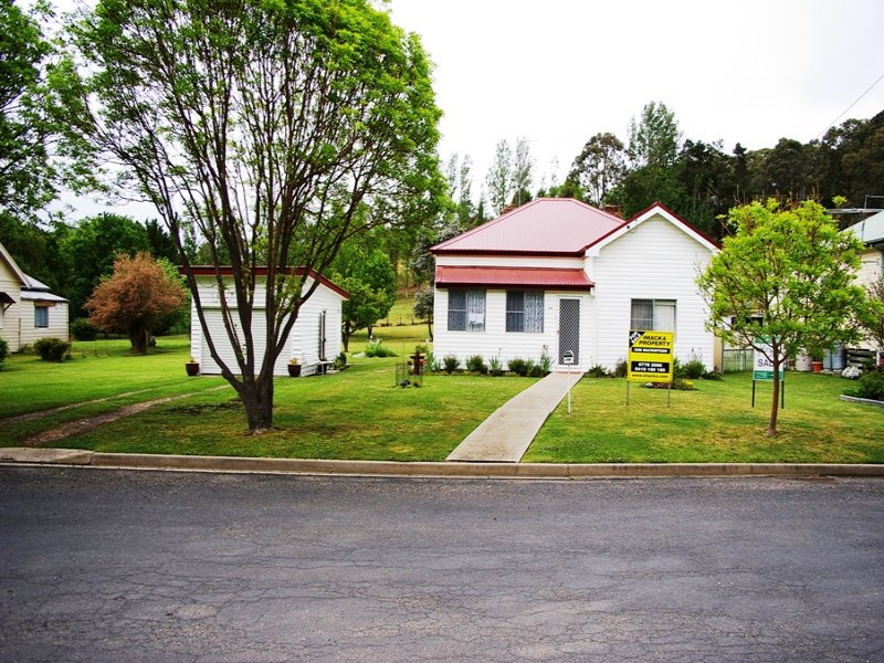 23W Walsh Street, Walcha, NSW 2354 - realestate.com.au