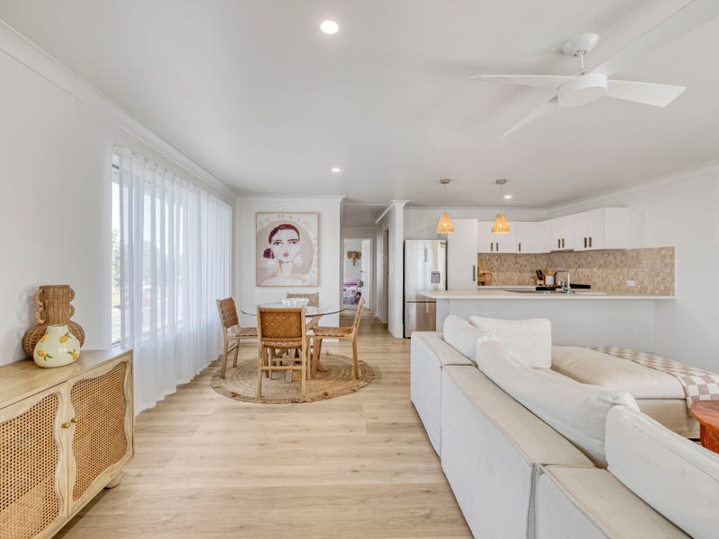 Real Estate & Property for Sale in Mermaid Waters, QLD 4218 ...