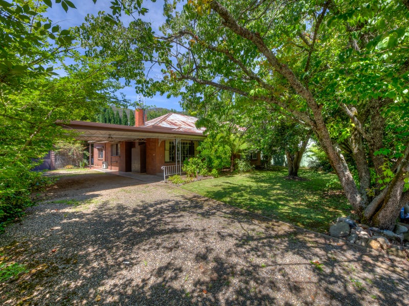 62 Gavan Street, Bright, Vic 3741 - Property Details