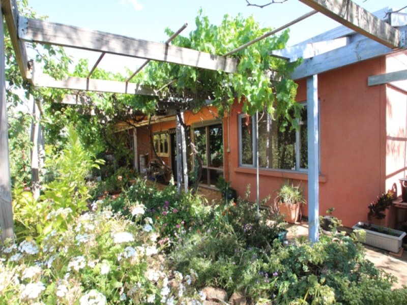 18 Smith Road, Leasingham, SA 5452 - Property Details