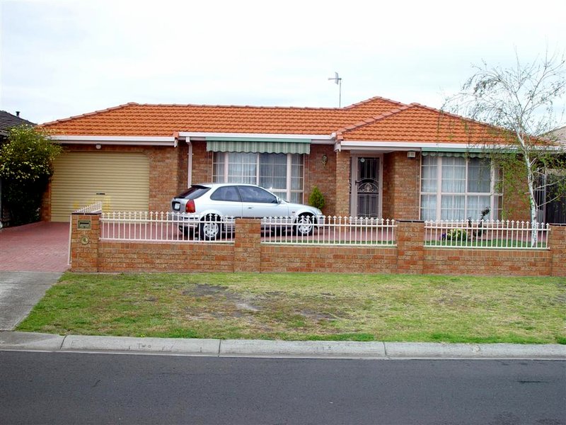 42 Meadowbank Drive, Sunshine North, VIC 3020 - realestate.com.au