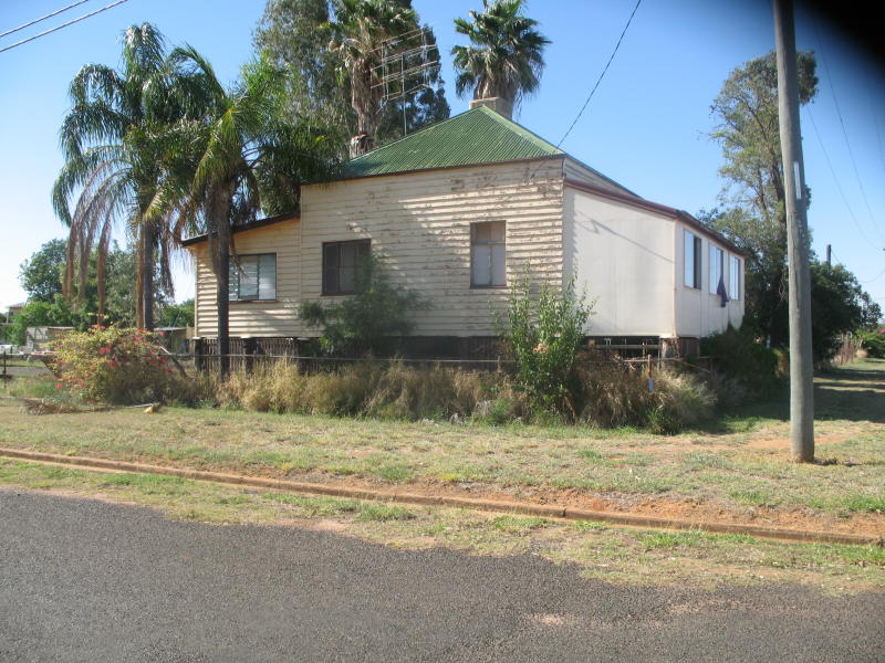 18 Milton St, Alpha, Qld 4724 - Property Details