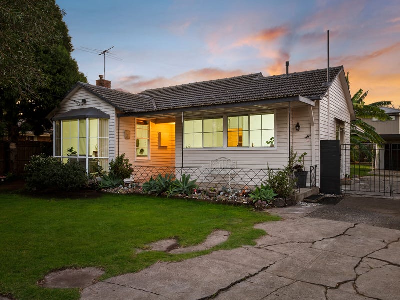 6 Garrett Crescent, Bellfield, Vic 3081 - Property Details