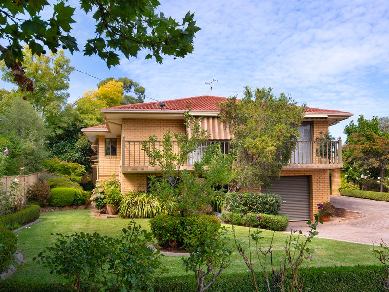 30 Berkeley Street, Castlemaine, Vic 3450 - Property Details