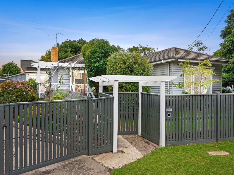 2 Nicholson Court, Belmont, Vic 3216 - Property Details