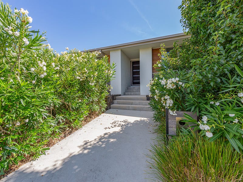 32 Whitrod Avenue, Casey, ACT 2913 - Property Details