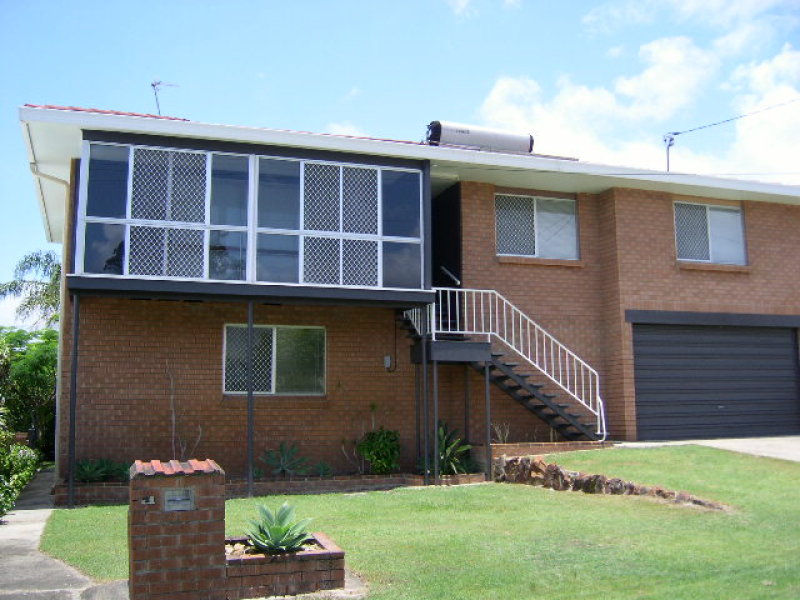 8 Swallow Avenue, Paradise Point, QLD 4216 - realestate.com.au