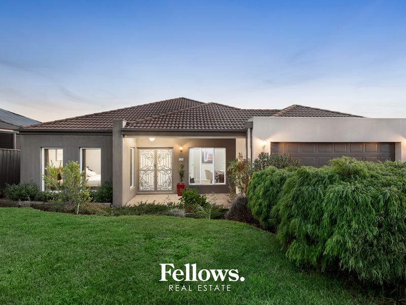 10 Carrington Drive, Pakenham, Vic 3810 - Property Details