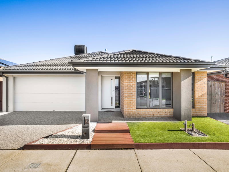 12 Bessie Drive, Cranbourne West, VIC 3977 - realestate.com.au