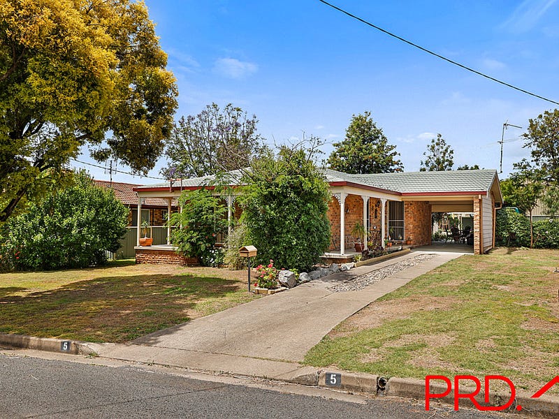 5 Winston Place, Tamworth, NSW 2340 - Property Details