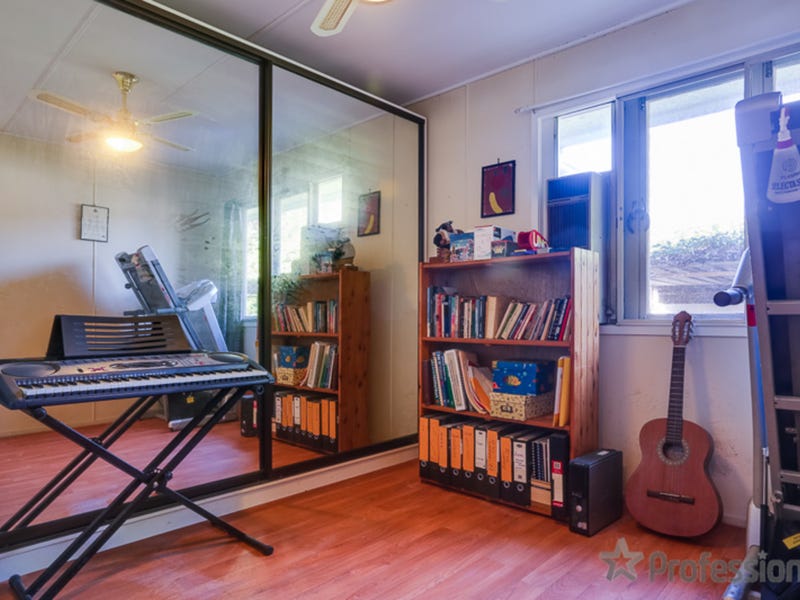 5 Lewis Street, Redbank, Qld 4301 - Property Details