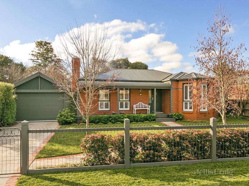 48 Stuart Drive, Woodend, Vic 3442 - Property Details