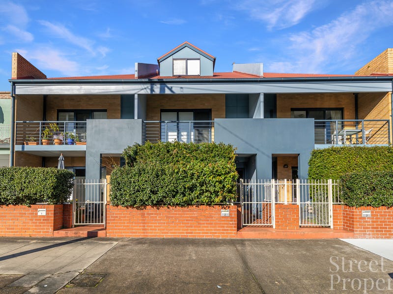 2/71 Lindsay Street, Hamilton, NSW 2303 - Property Details