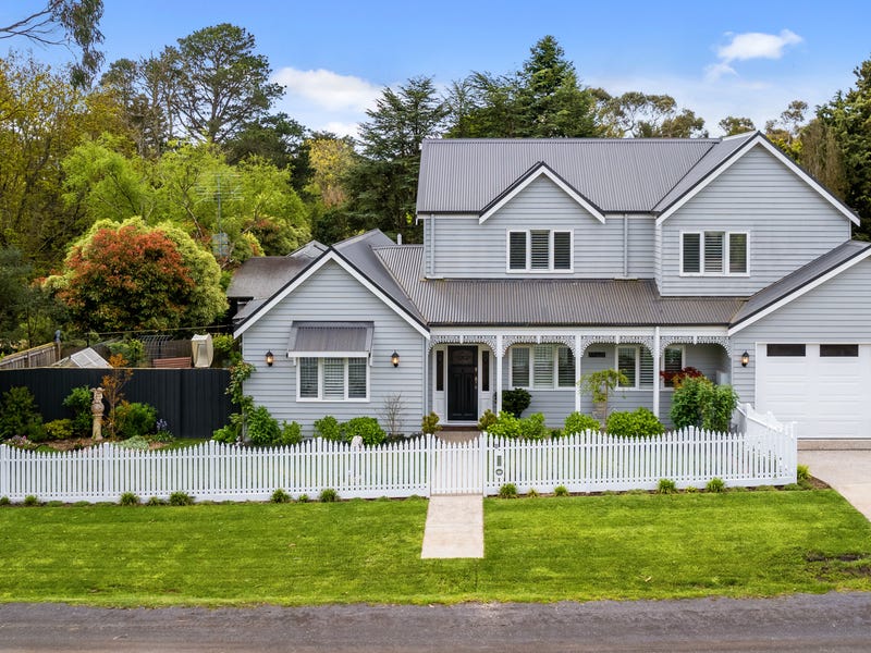 11 Royston Road, Woodend, Vic 3442 - Property Details