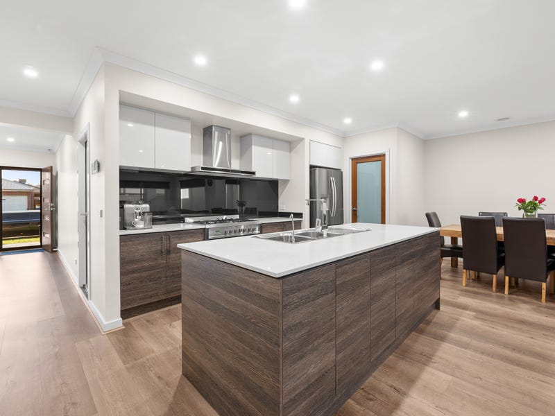 9 Lusco Street, Kalkallo, Vic 3064 - Property Details