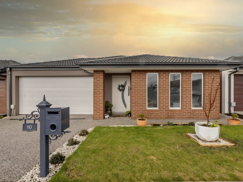 10 Darmain Drive, Greenvale, VIC 3059 - realestate.com.au
