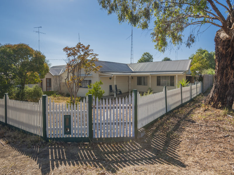200 High Street, Broadford, VIC 3658 - realestate.com.au