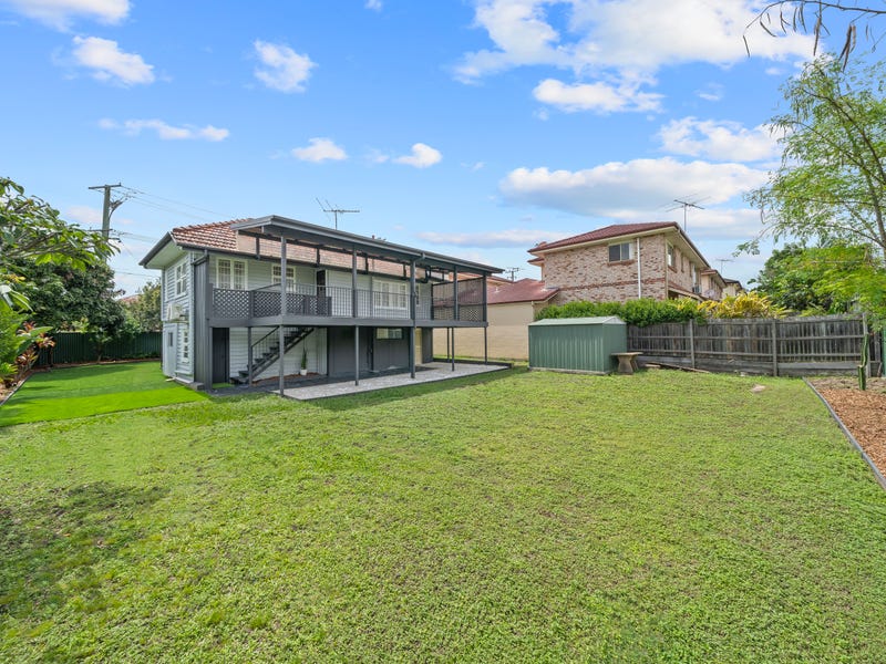 1 Eastleigh Street, Chermside, Qld 4032 - Property Details