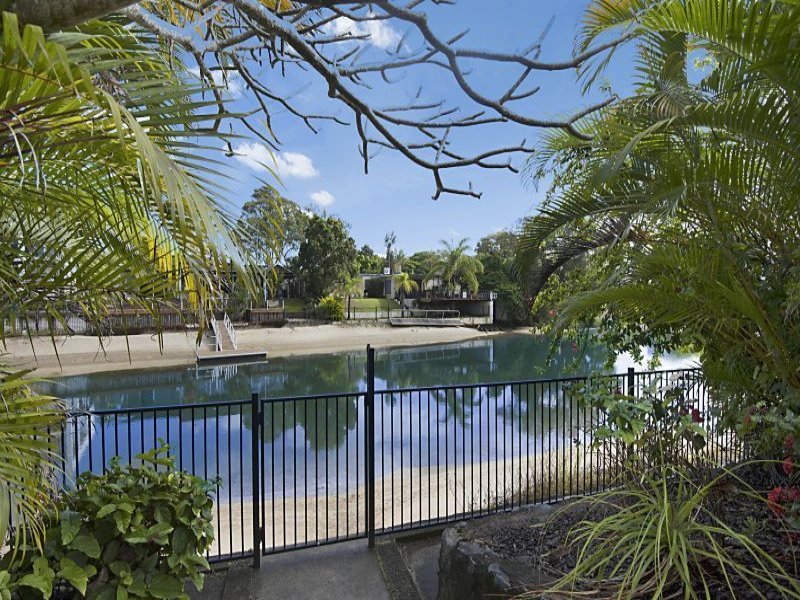 5 Crest View Key, Broadbeach Waters, QLD 4218 - realestate.com.au
