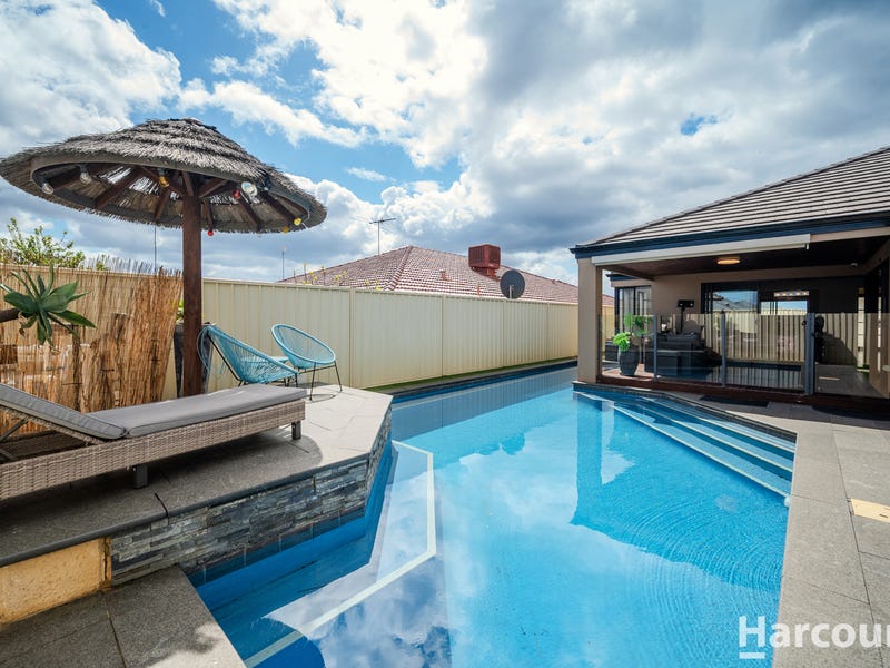 8 Bardeen Pass, Carramar, WA 6031 - Property Details