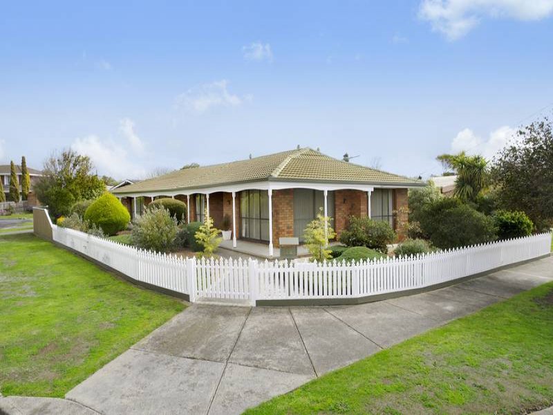 12 Crestmoor Drive, Highton, Vic 3216 - Property Details