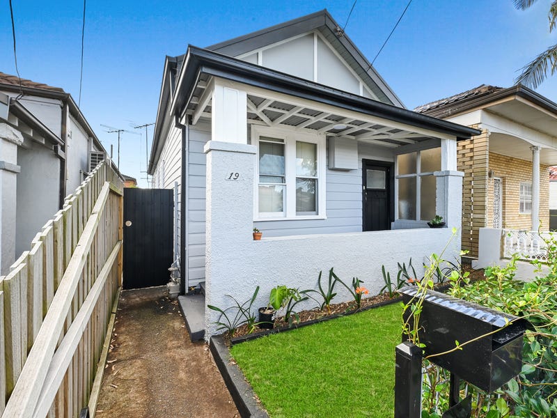 19 Robinson Street, Eastlakes, NSW 2018 - Property Details