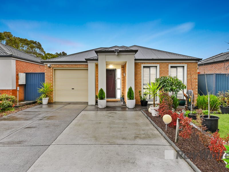 6 Paperbark Drive, Pakenham, VIC 3810 - realestate.com.au