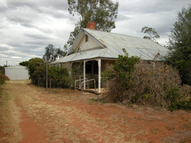 5 Beveridge Street, Piangil, Vic 3597 - Property Details