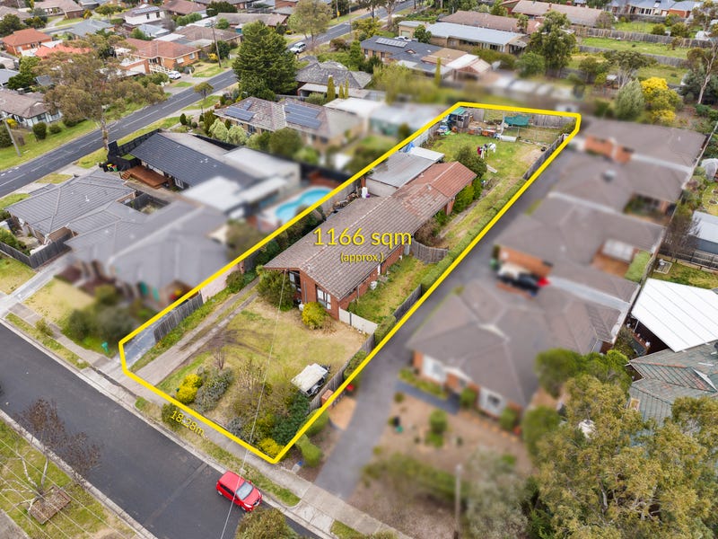1 Fraser Court, Sunbury, Vic 3429 - Property Details