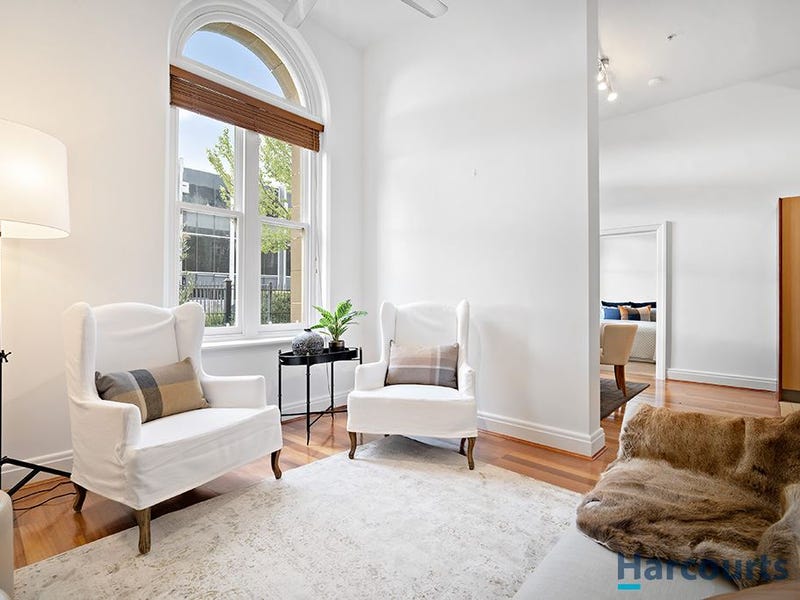 2A/300 GIllies Street North, Wendouree, Vic 3355 - Property Details