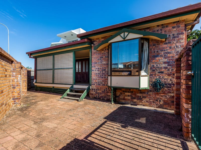 18 Brisbane Road, Labrador, QLD 4215 - realestate.com.au