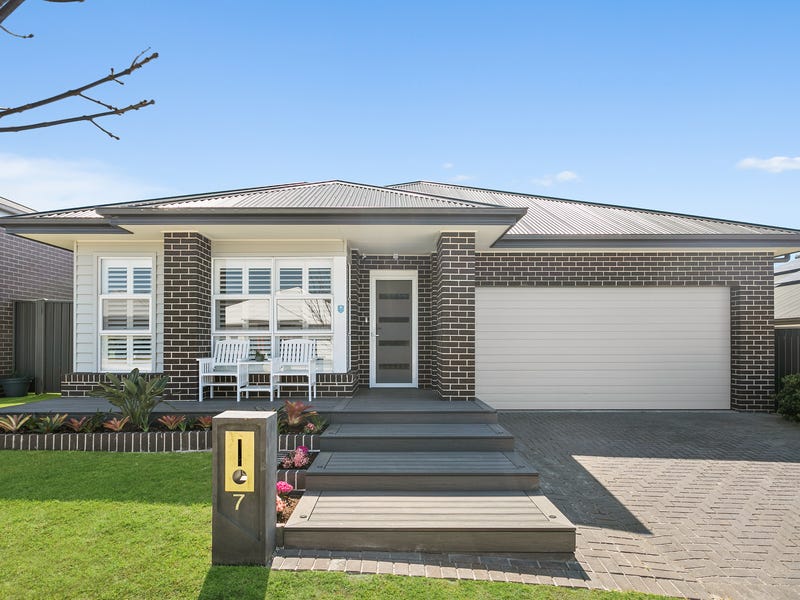 7 Meander Drive, Calderwood, NSW 2527 - Property Details