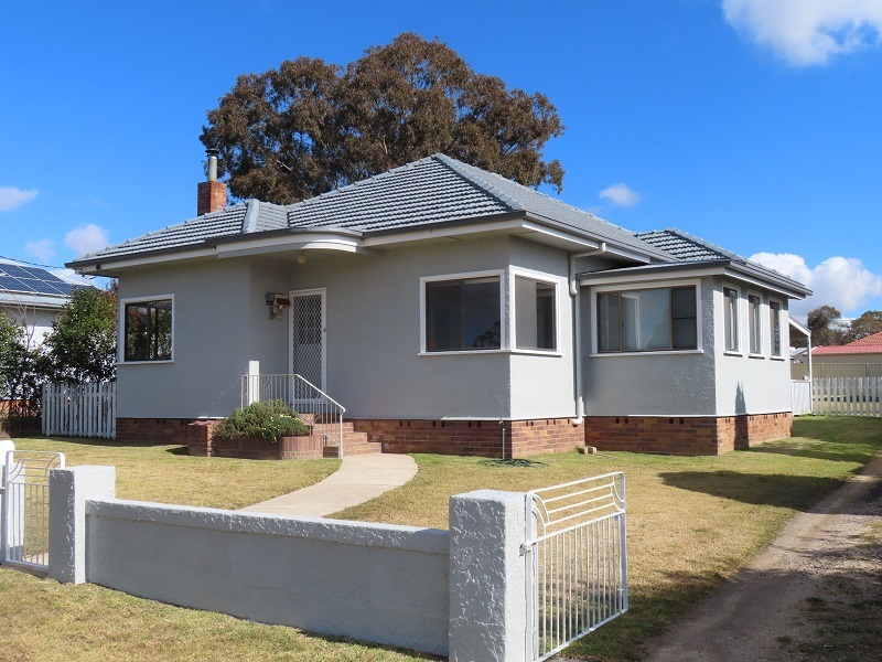 4 Ferris Street, Stanthorpe, QLD 4380 - realestate.com.au