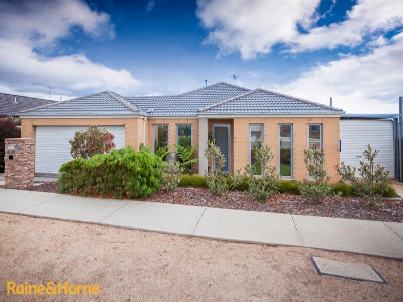 9 Wicket Street, Sunbury, VIC 3429 - realestate.com.au
