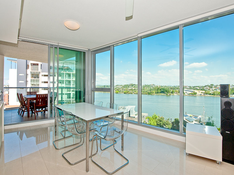 10807/8 Harbour Road, Hamilton, Qld 4007 - Property Details