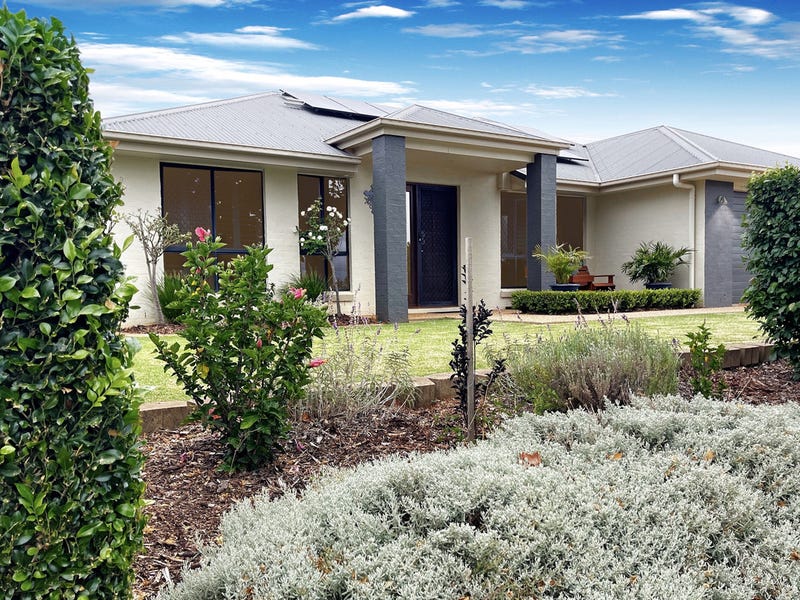 5 Currawong Drive, Highfields, Qld 4352 - Property Details