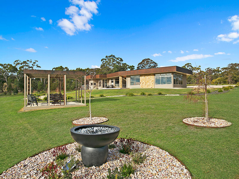 10 Rosa Court, Kyneton, Vic 3444 - Property Details