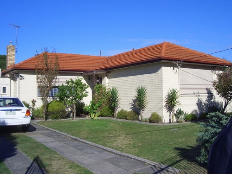 18 Hillcrest Grove, Springvale, VIC 3171 - realestate.com.au