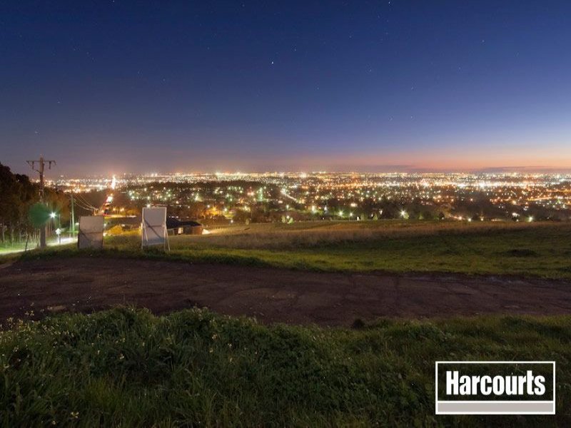 13 Old Coach Road, Berwick, VIC 3806 - realestate.com.au