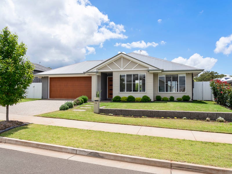 16 Fullbrook Avenue, Highfields, Qld 4352 - Property Details