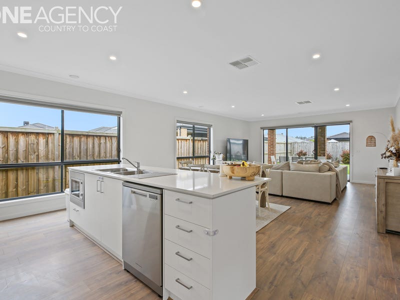 5 Beech Street, Drouin, Vic 3818 - Property Details