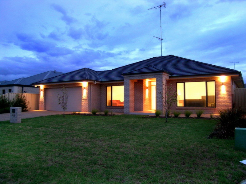 42 Calabria Road, Griffith, NSW 2680 - realestate.com.au