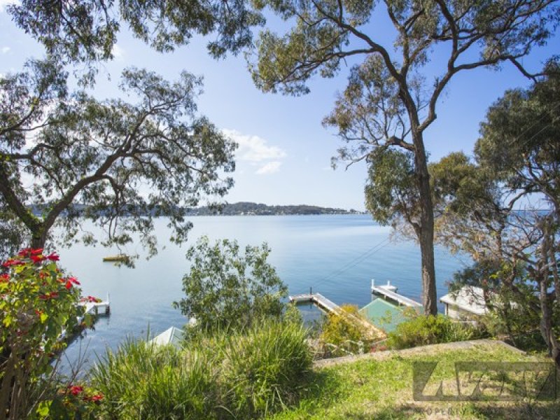 141 Fishing Point Road, Fishing Point, NSW 2283