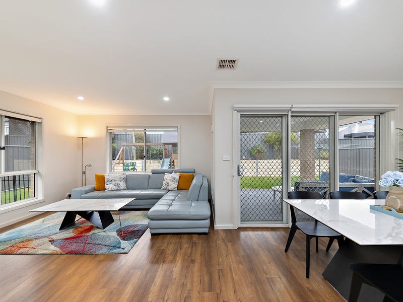 7 Helen Circuit, Googong, NSW 2620 - Property Details