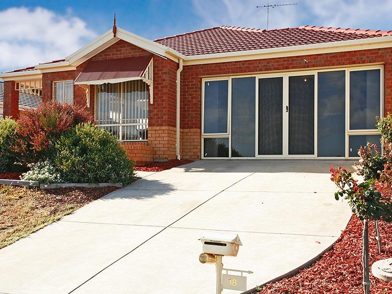 18 Whitfield Court, Truganina, Vic 3029 - Property Details