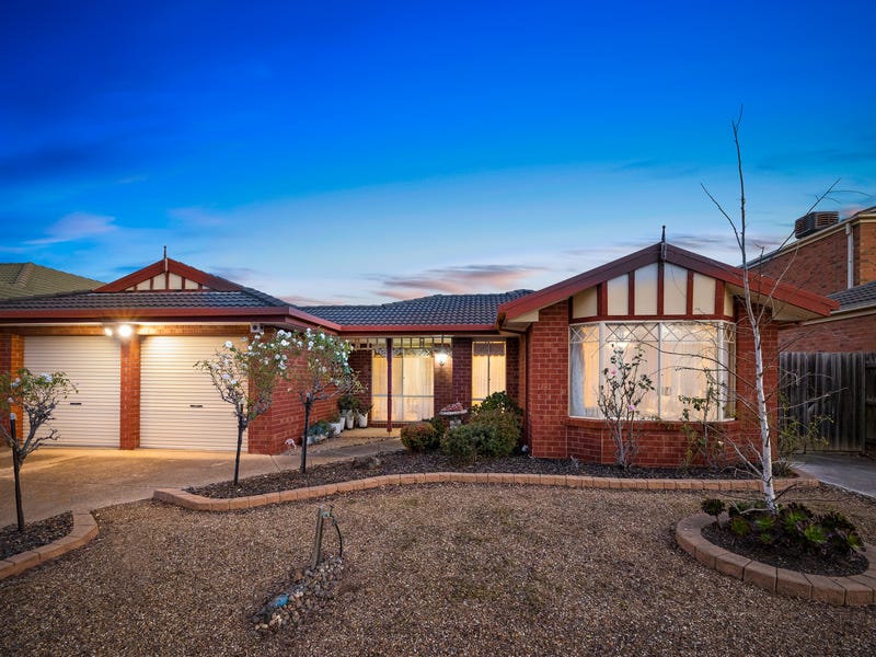 4 Parkside Walk, Hoppers Crossing, VIC 3029 - realestate.com.au